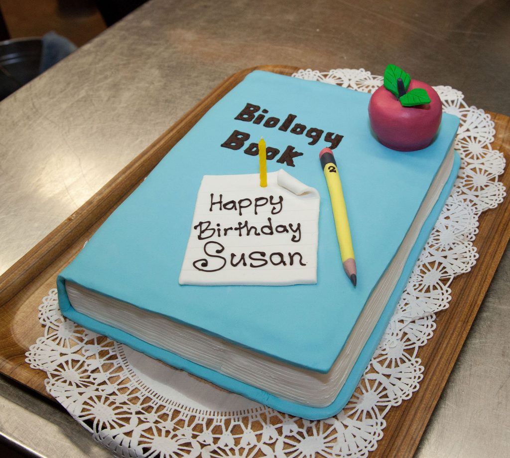 20 Awesome Yet Geeky Cakes For Your Special Day.