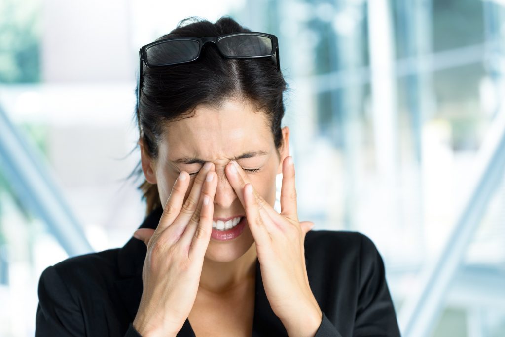 10 Signs It Might Be Time to Schedule an Eye Checkup