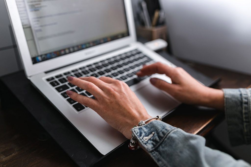 10 Online Writing Tools Every Writer Needs to Use