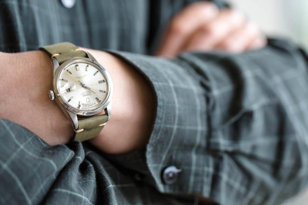 Here's Why the Old School Men's Wrist Watch Style Is Trending Again