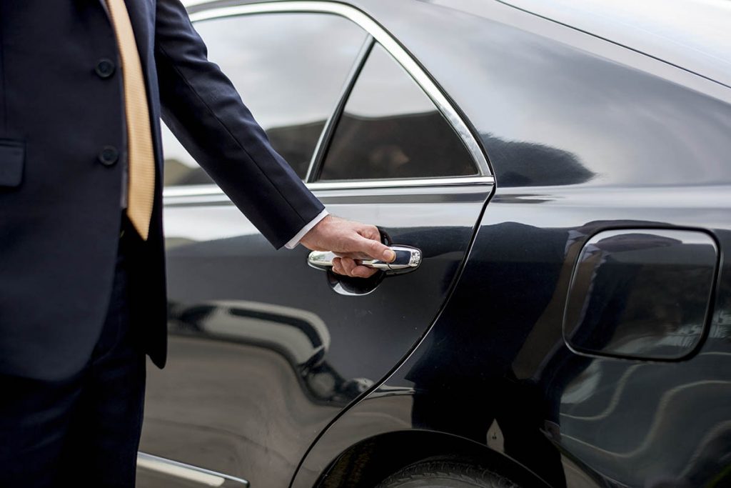 9 Surprising Reasons to Use a Luxury Transport Service - Internet Vibes