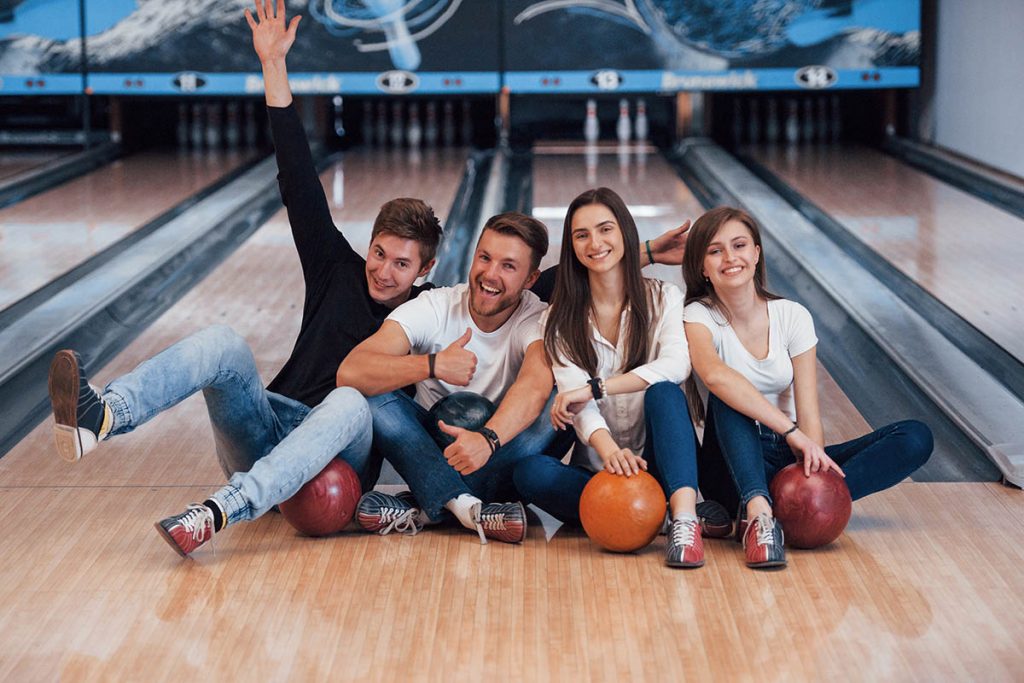 How to Behave in Bowling Alley ★ The General Rules - Internet Vibes