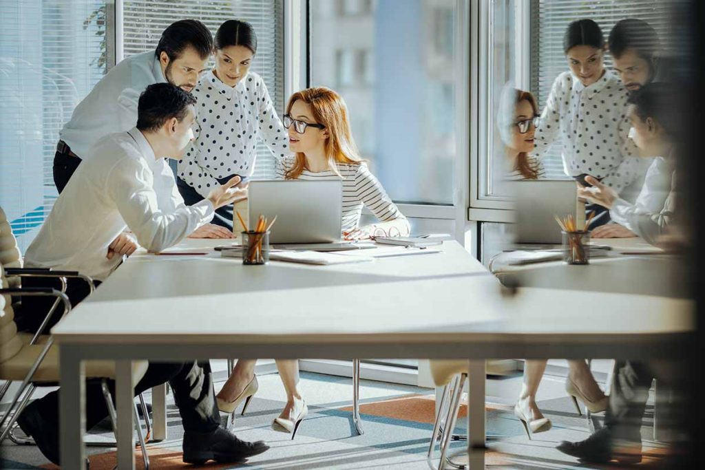 How to Conduct Effective Employee Empowerment - Internet Vibes