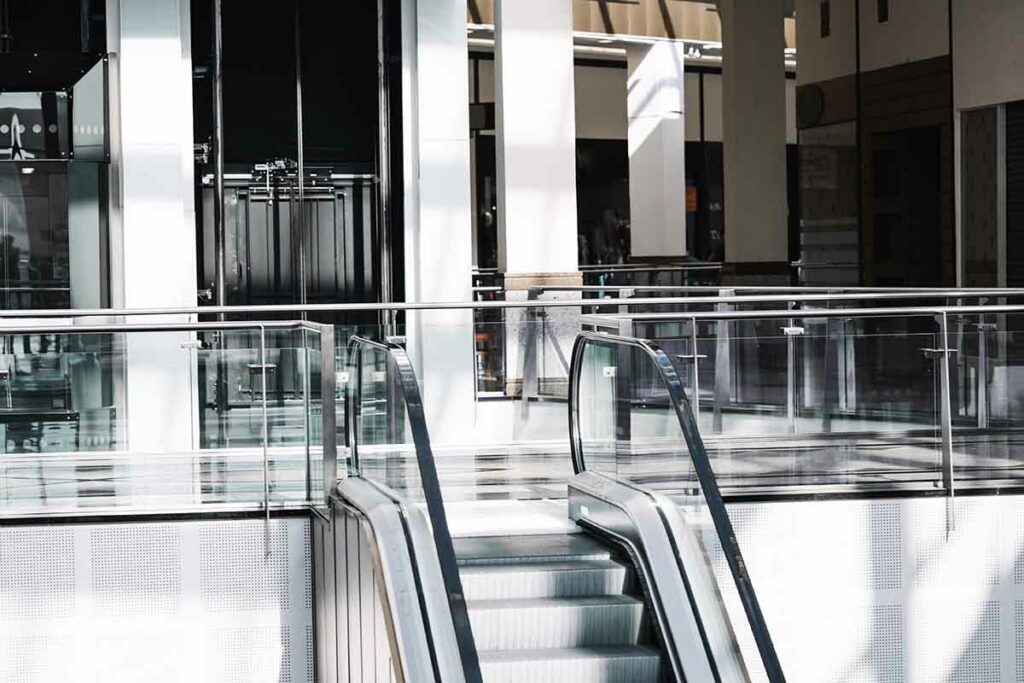 Transparent Transitions: The Allure of Glass Lifts in Building Design ...
